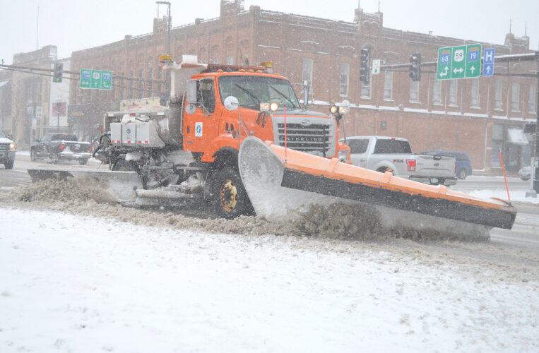 Wintry weather continues | News, Sports, Jobs - Marshall Independent